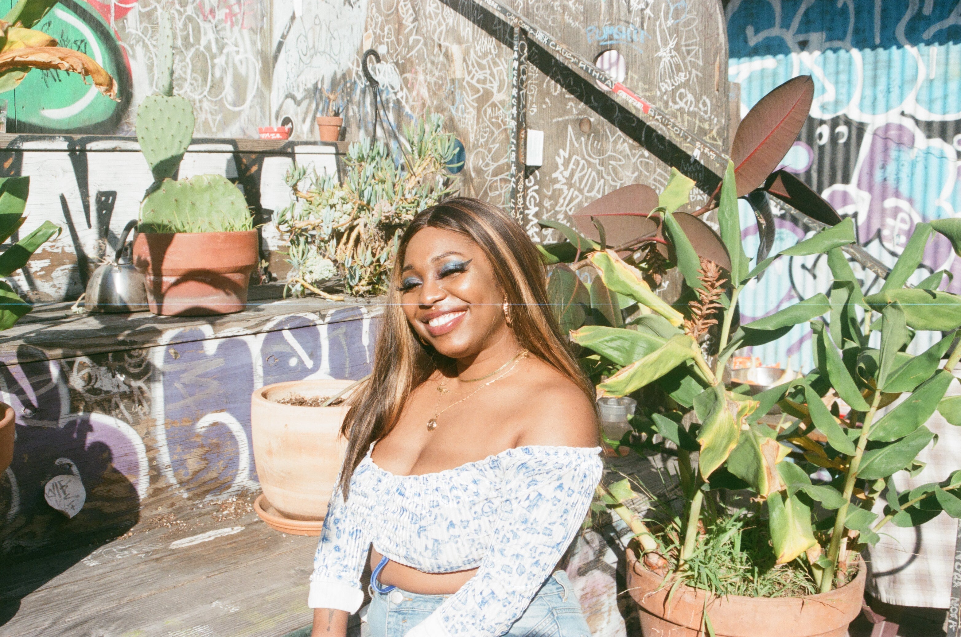 Hellena Handbasket — BFF.fm